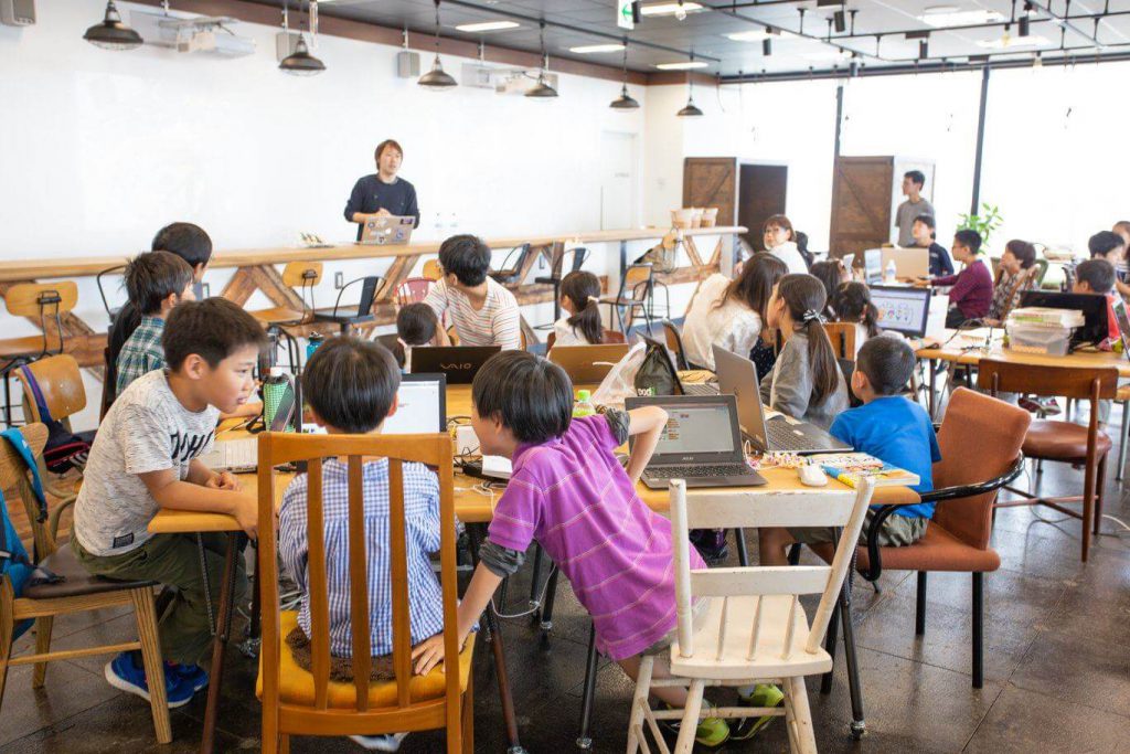 さくらインターネット、子ども向けプログラミング道場『coderdojo』にサーバー100台を追加支援 ~さくらのクラウド計200台を無料提供~ ニュース Coderdojo Japan